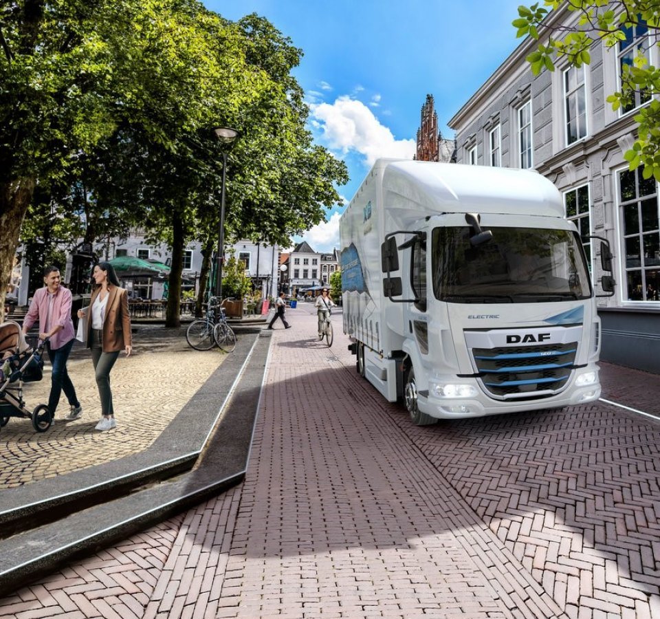 New Generation DAF XB makes debut at London EV Show